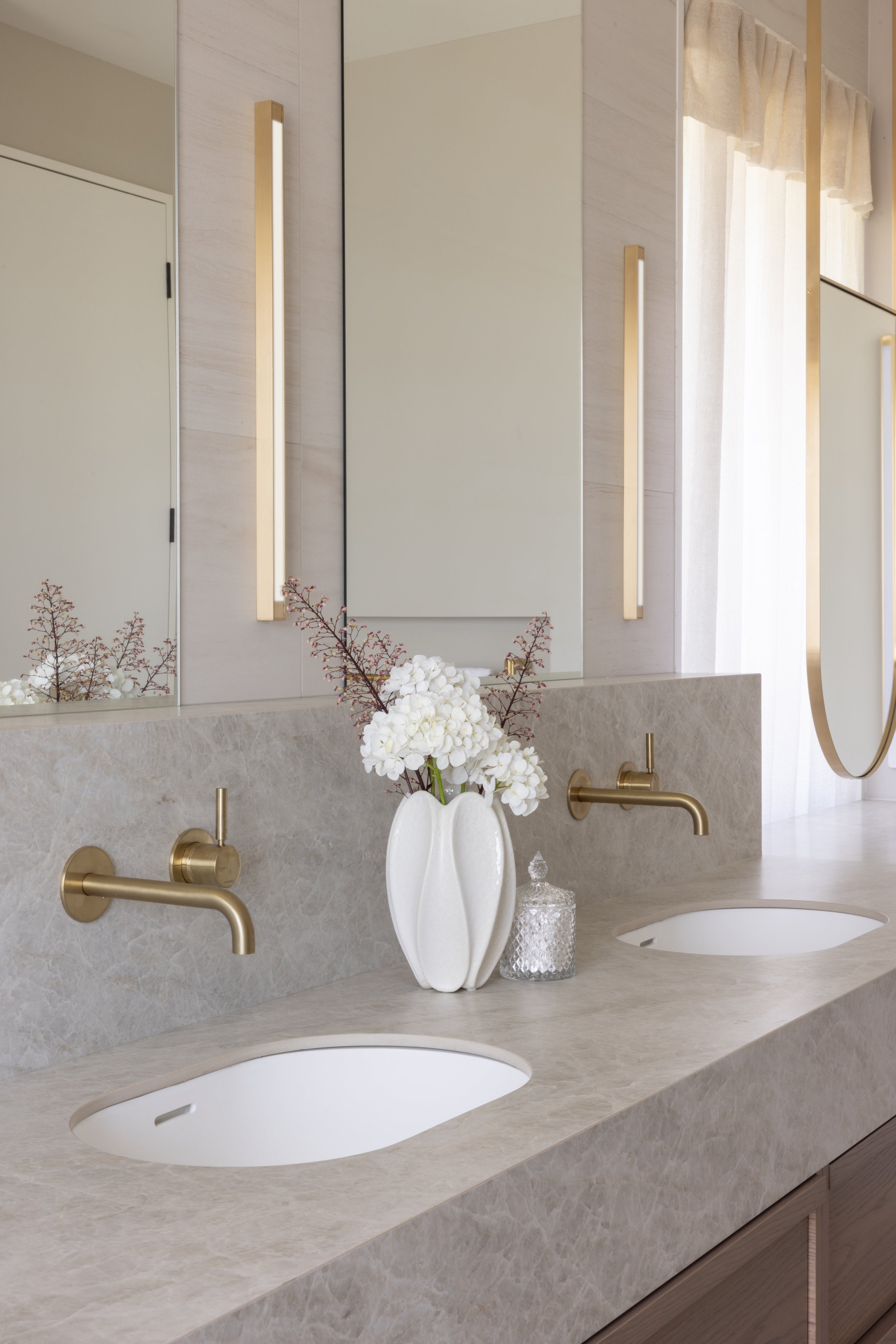 Seamless Lateral Light – Powersurge