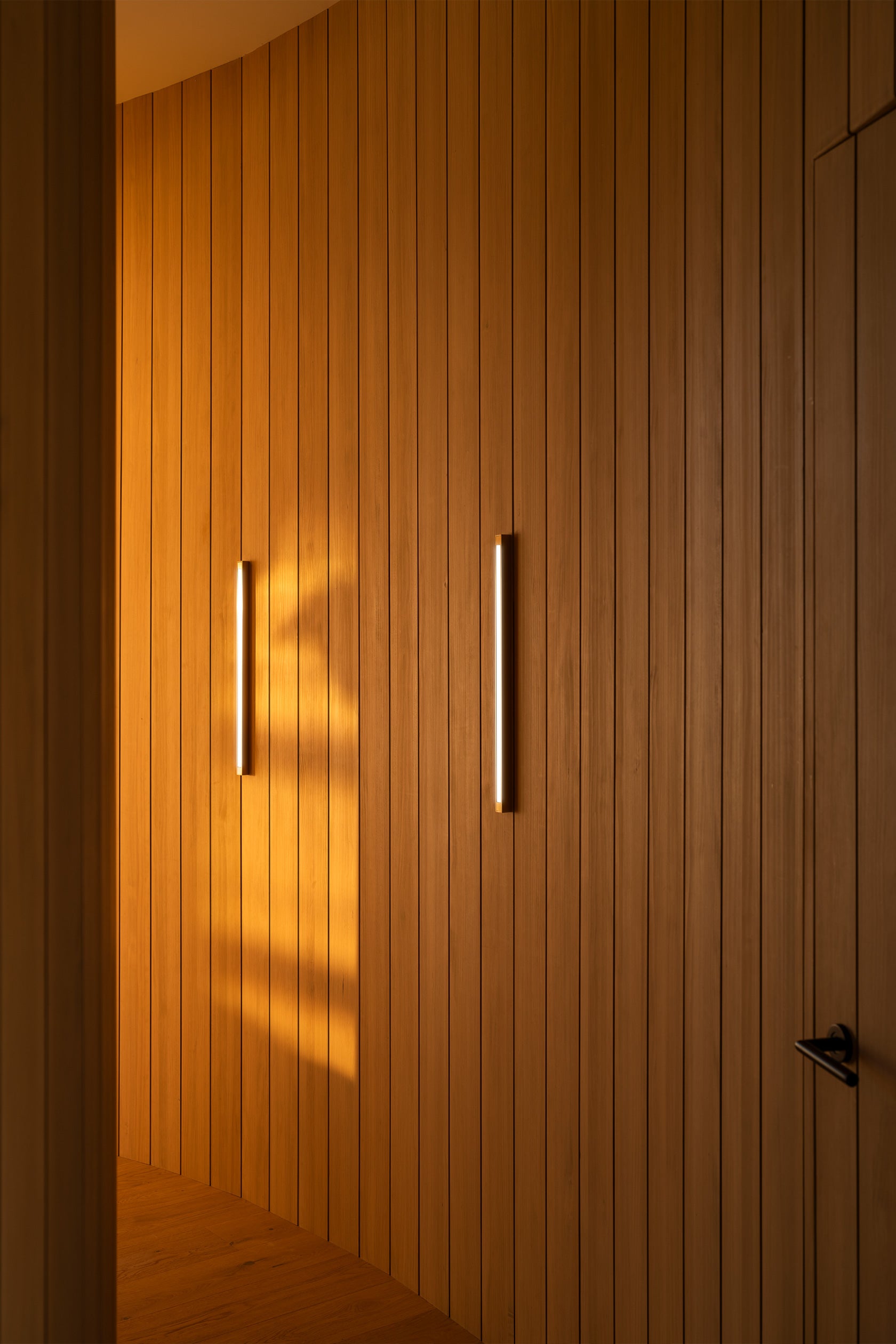 Seamless Lateral Light – Powersurge