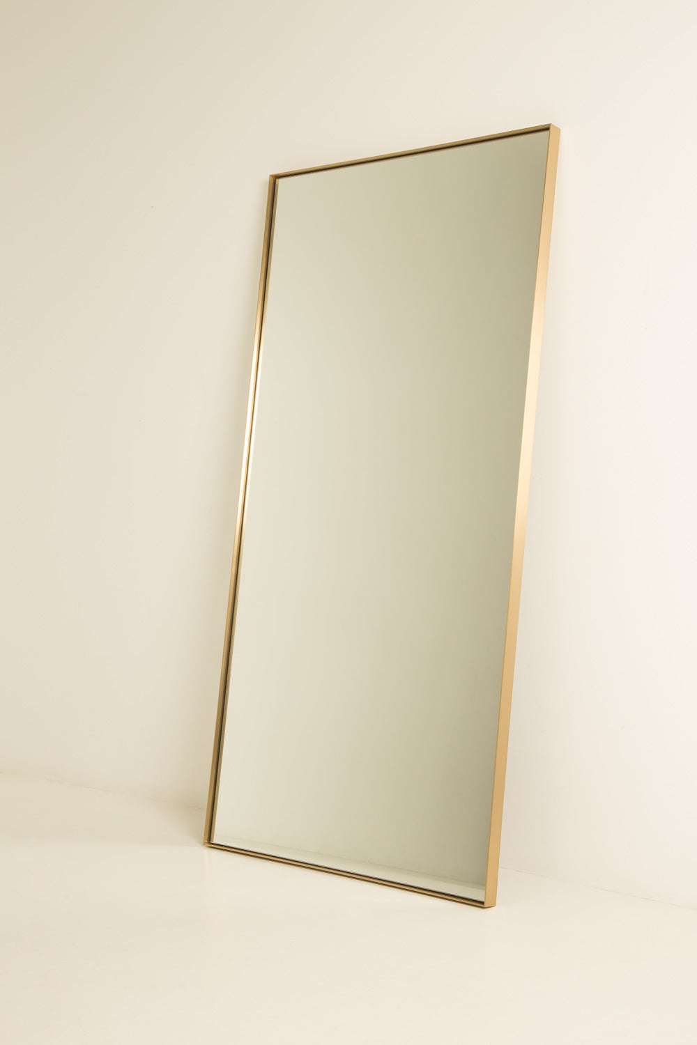Place Mirror – Powersurge